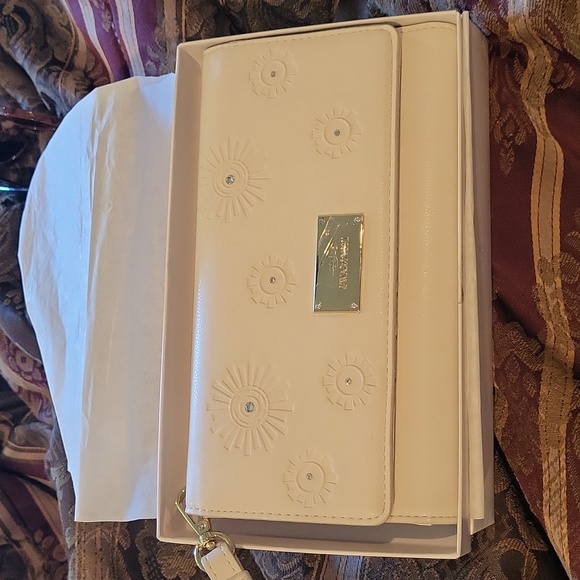 Swarovski | Bags | Swarsowski Trio Travel Wallet Wristlet New In Box ...